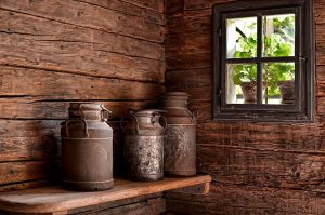 How to Remove Rust Stains from Painted Wood Surface?